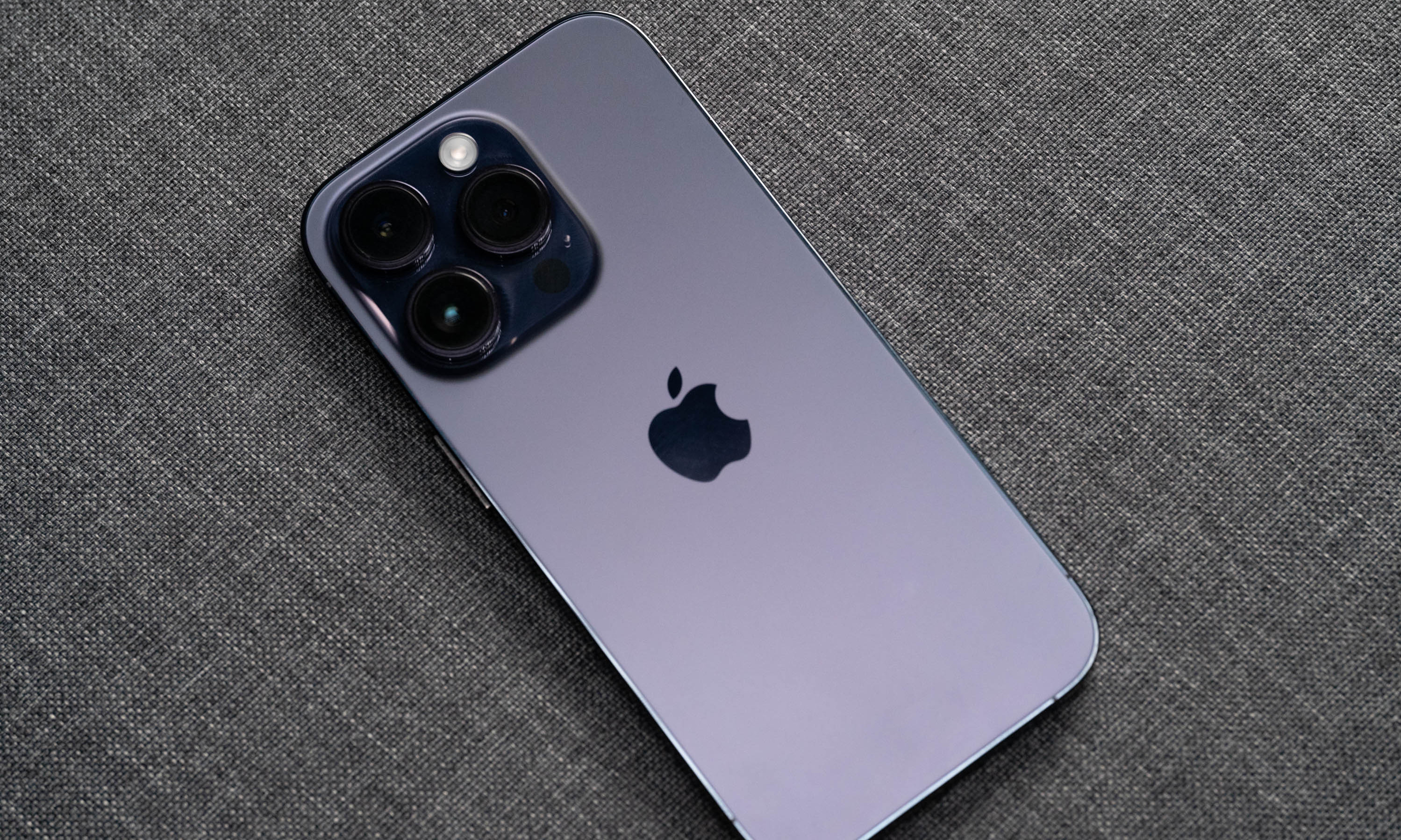 iPhone 14 Pro“光速破发”，苹果的未来靠“SE” - 雷科技