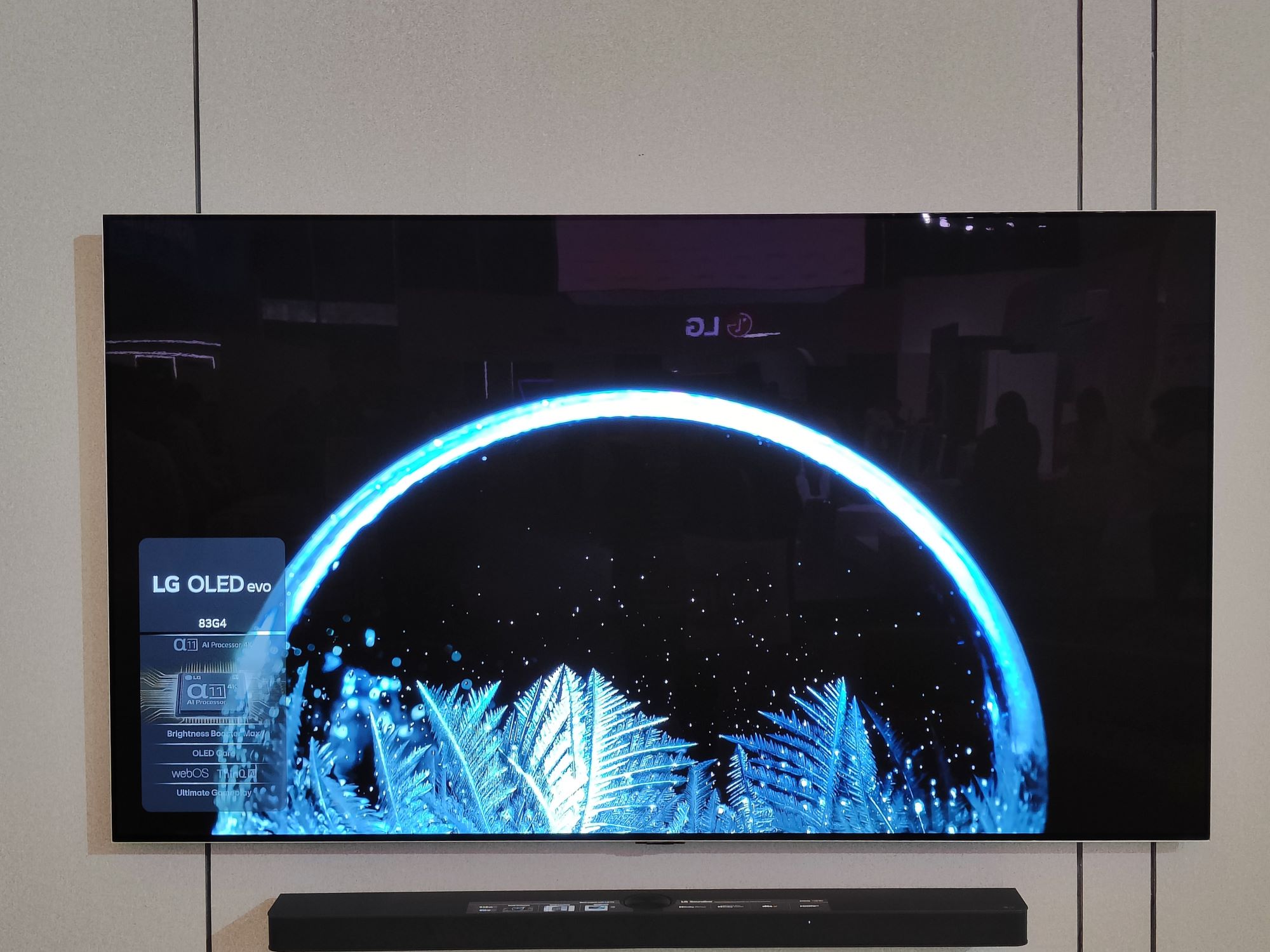 显示技术狂卷AWE：MicroLED战未来，OLED制霸江湖 - 雷科技