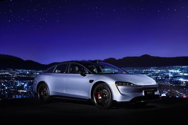 智界S7首发搭载华为800V超充，鸿蒙4座舱、超800公里续航齐备！ - 雷科技