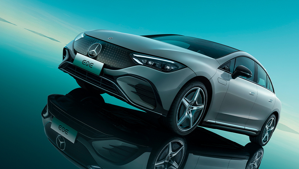 53万元起售！国产奔驰EQE开启预订：最高续航752公里 - 雷科技