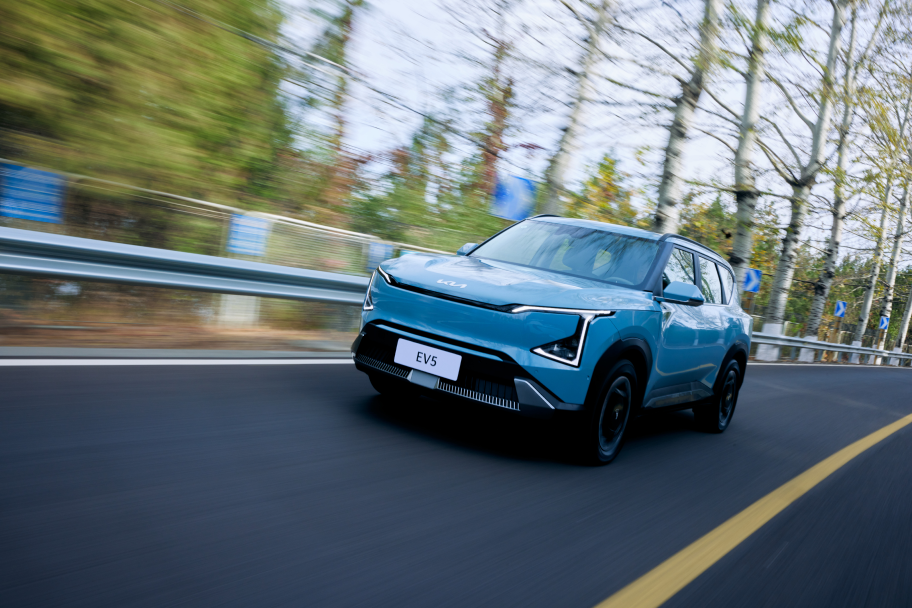 来自合资车企的反击：纯电SUV也有了「冰箱彩电大沙发」 - 雷科技